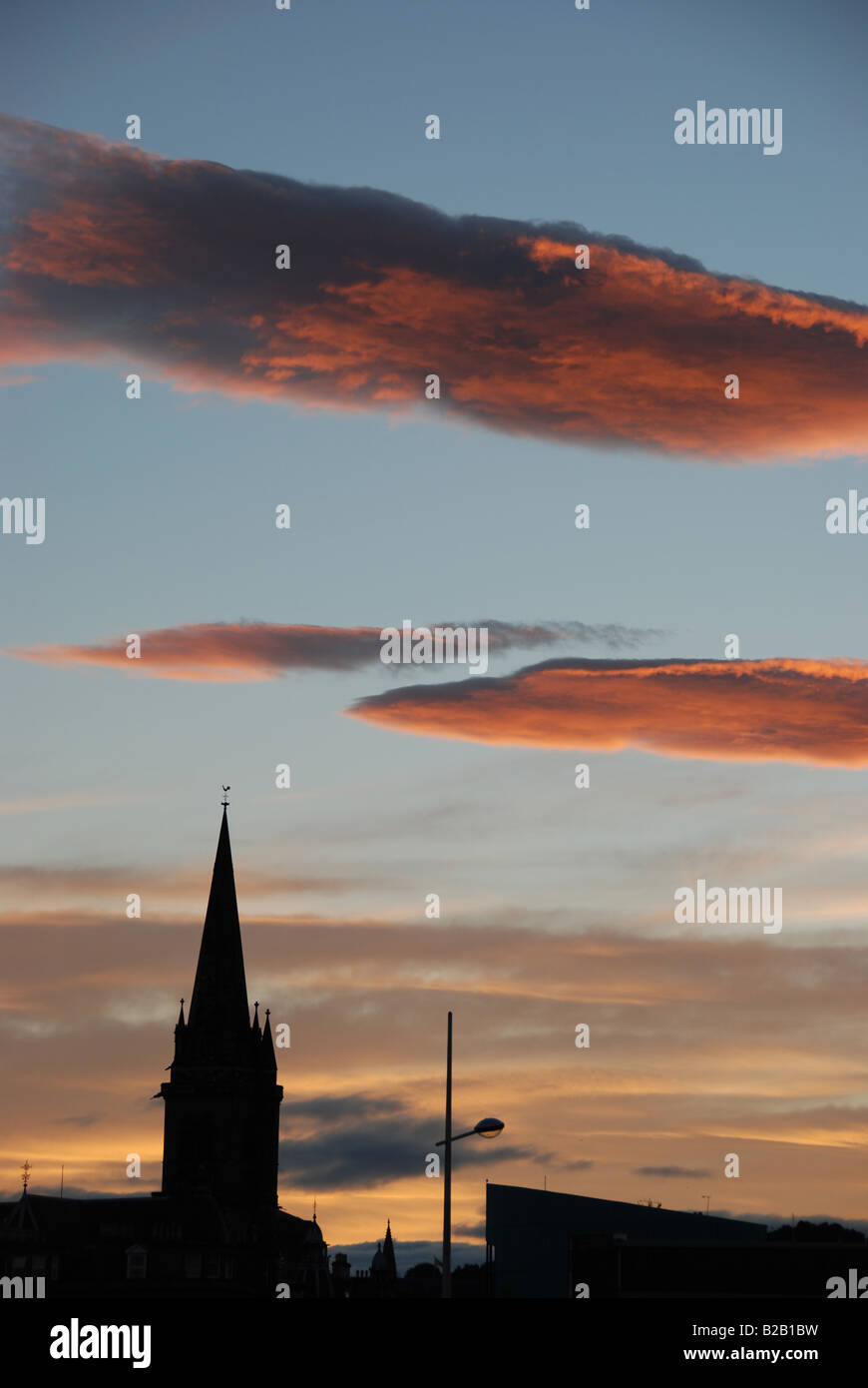 Dundee skyline hi-res stock photography and images - Alamy