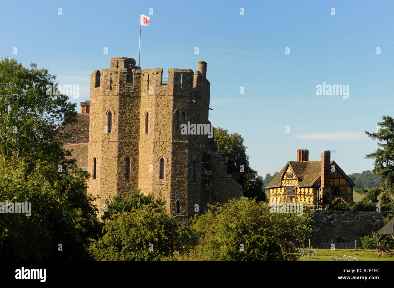 Stokesay castle hi-res stock photography and images - Alamy