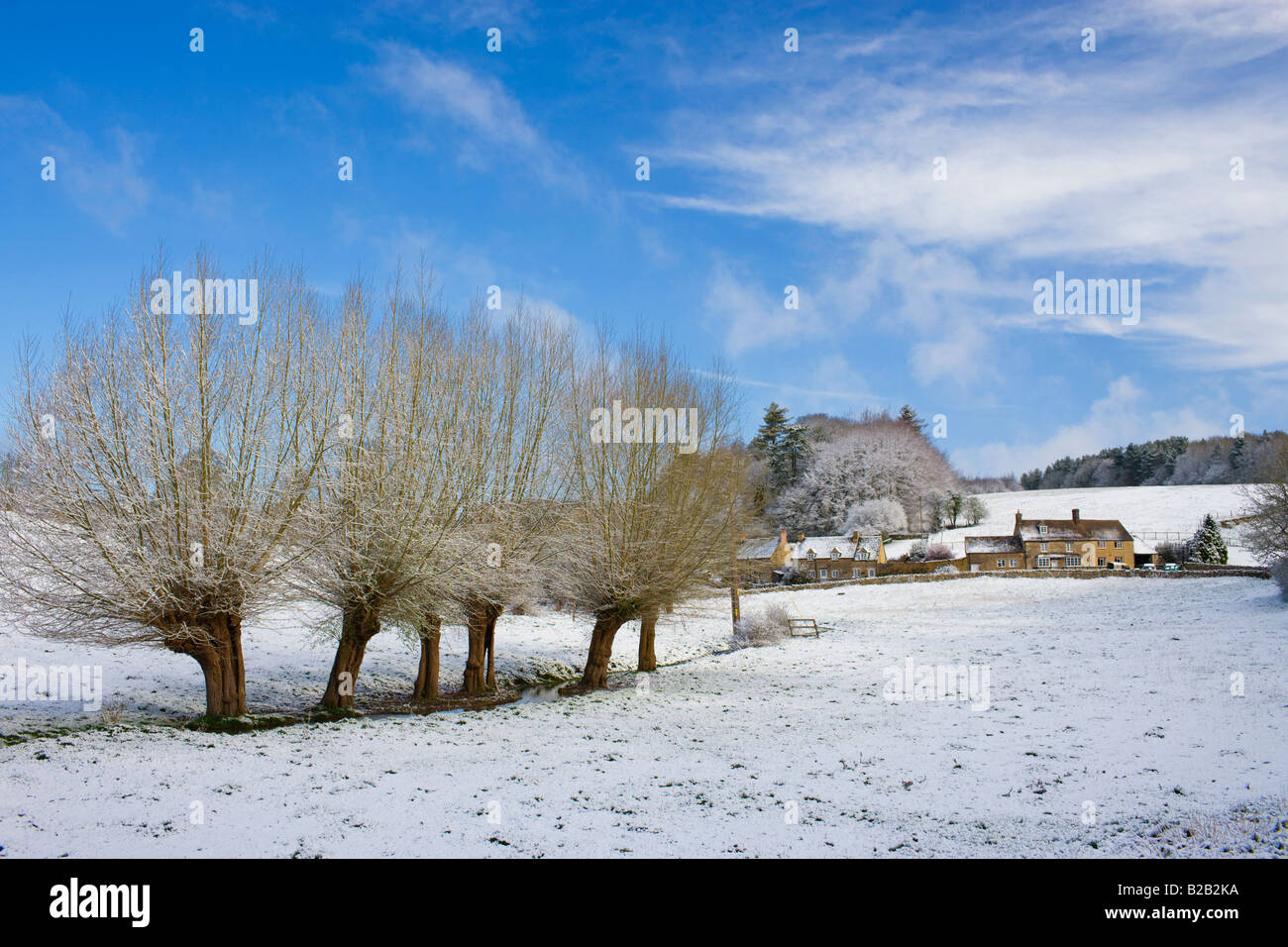 English winter countryside scene hi-res stock photography and images ...