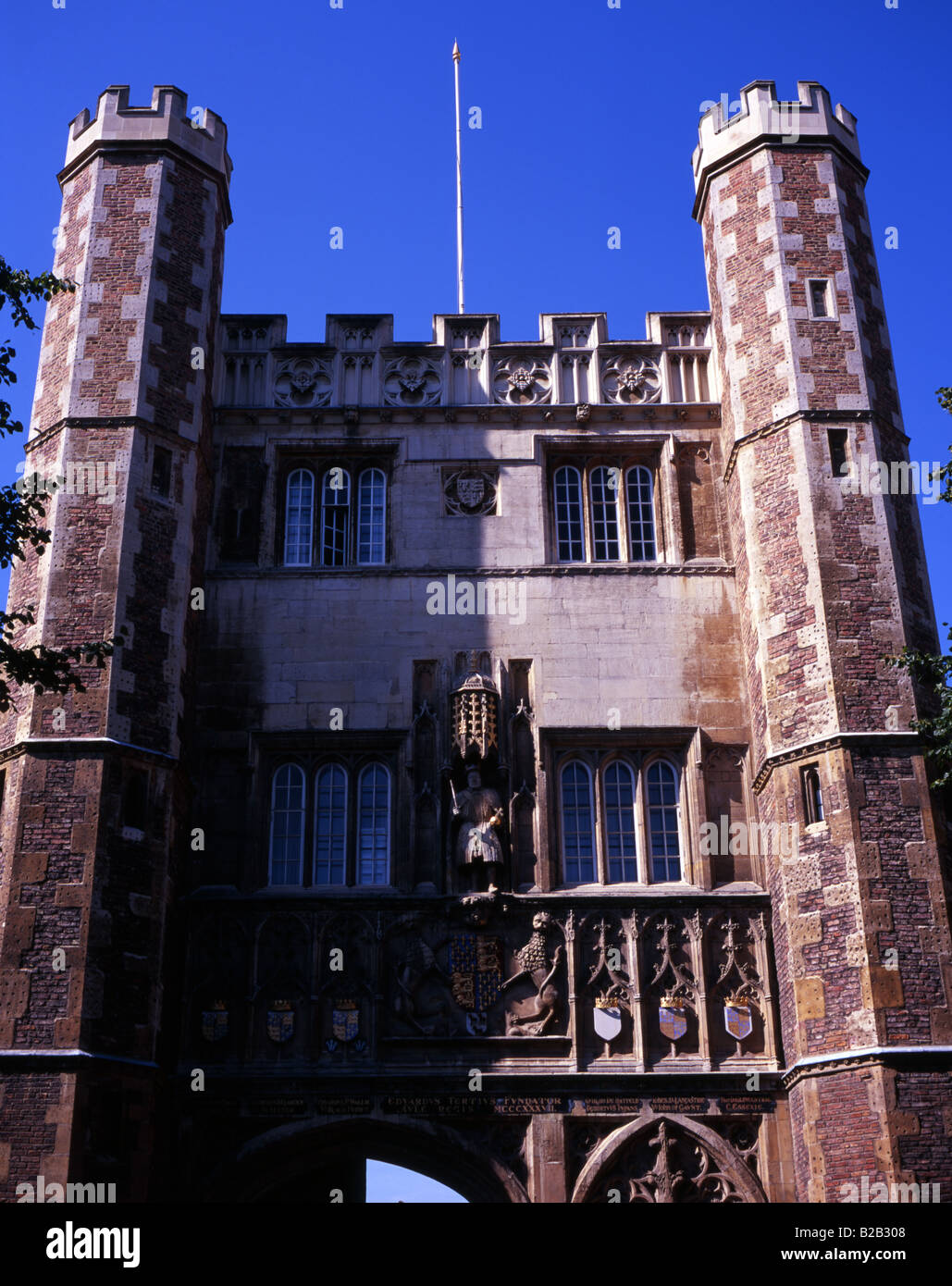 Trinity College Cambridge University, entrance gate, England Stock ...