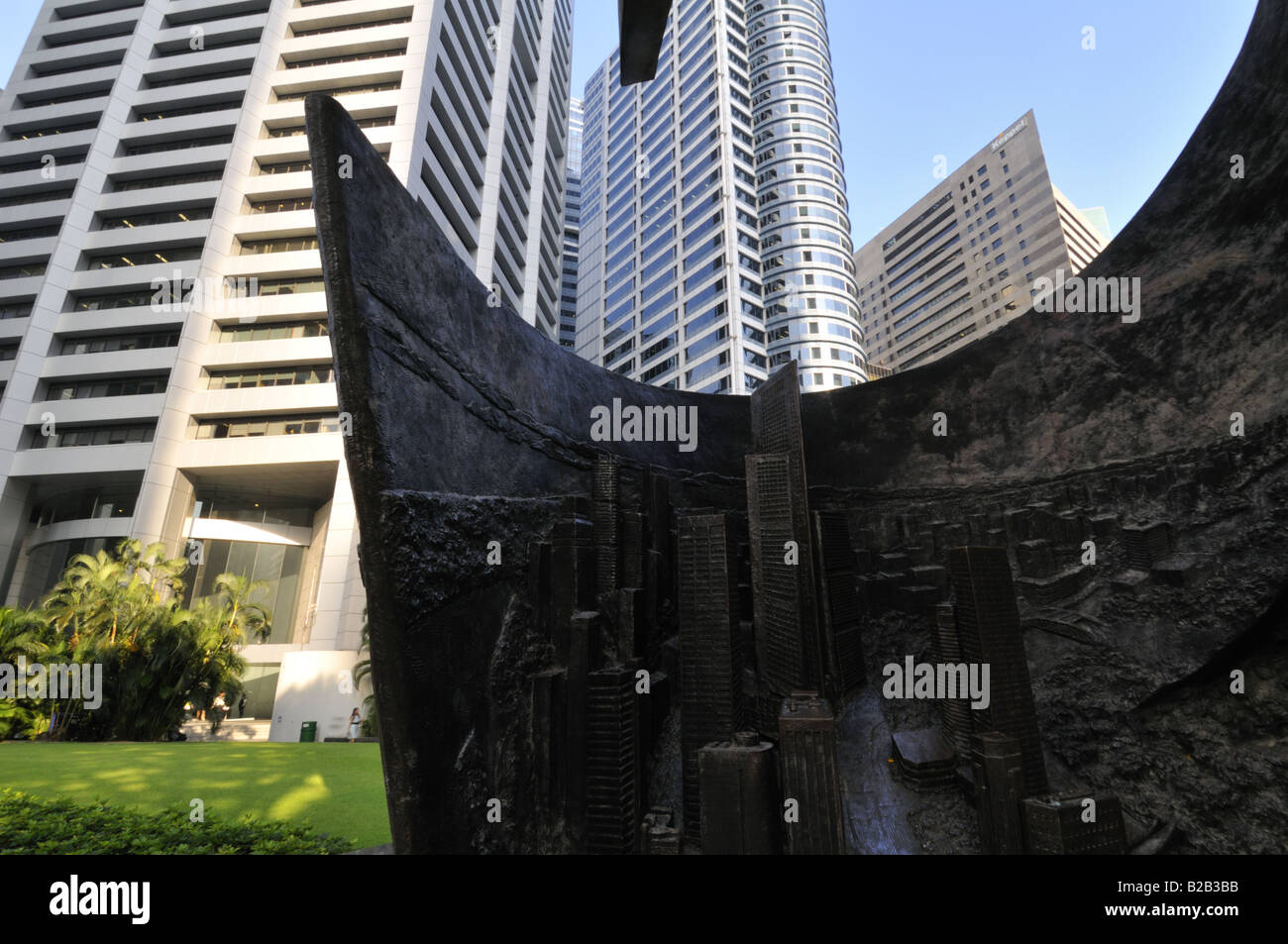 Progress and Advancement sculpture by Lien Ying Chow 1988 at Raffles ...