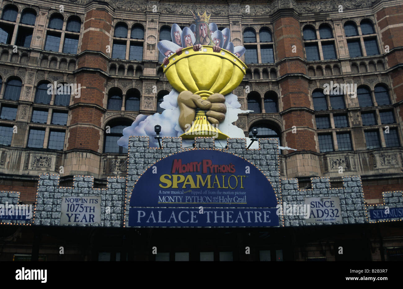 Palace theatre cambridge circus london hi-res stock photography and ...