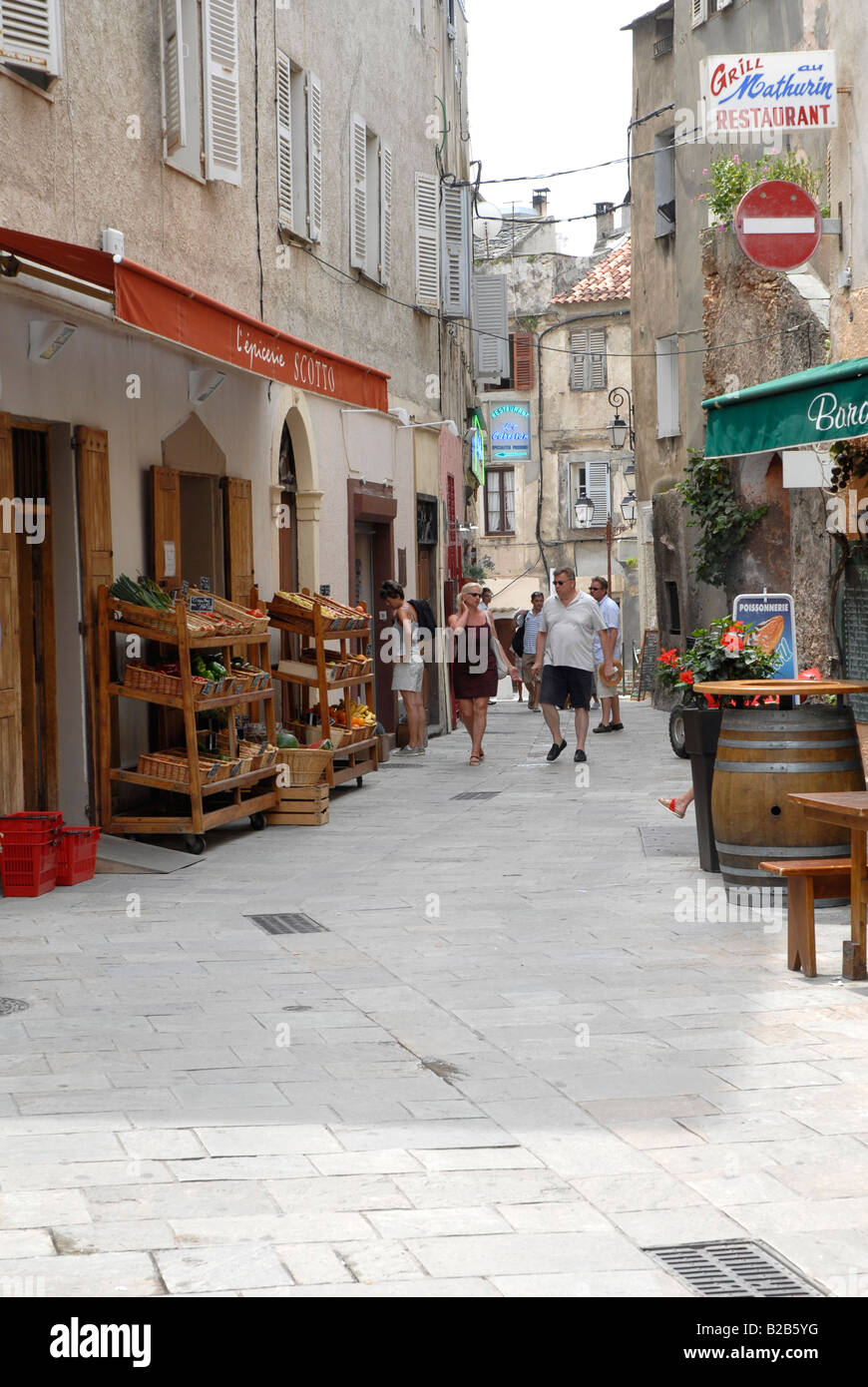 Roam in streets hi-res stock photography and images - Alamy
