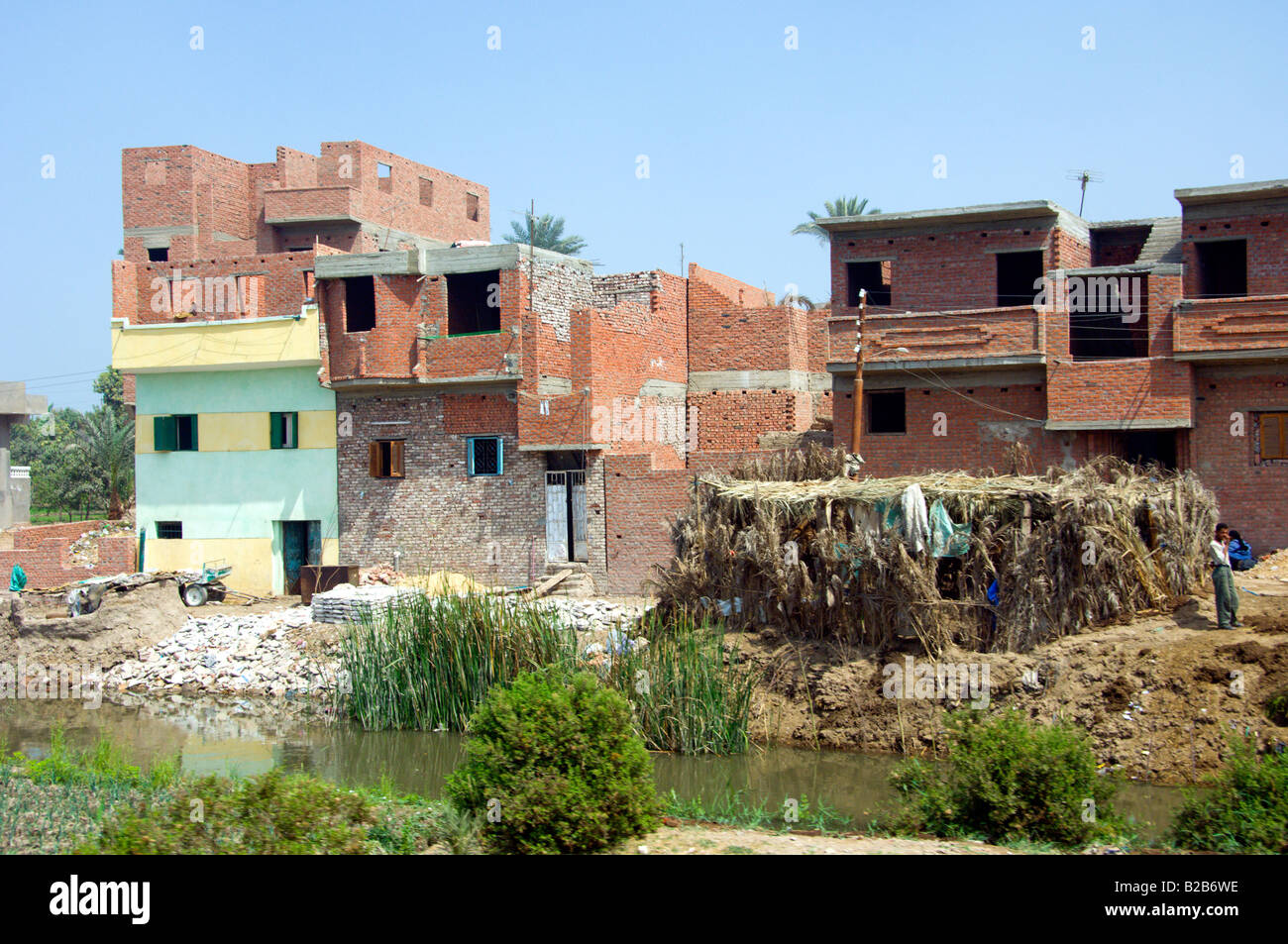 Egyptian village in rural countryside hi-res stock photography and ...