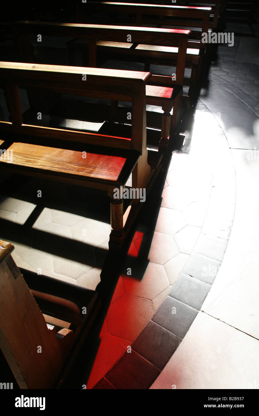 empty prayer benches inside church in rome Stock Photo - Alamy
