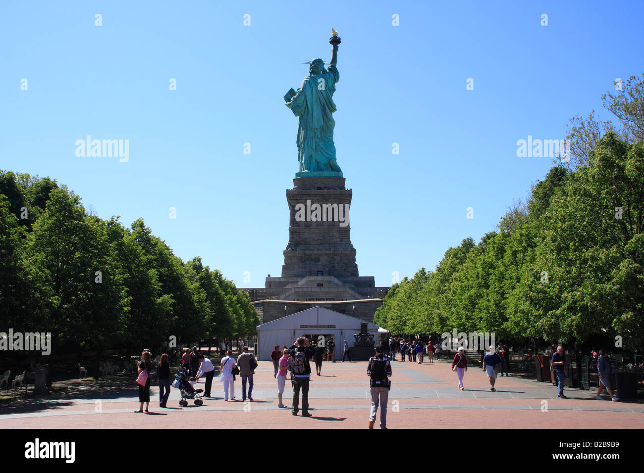 Back view on the Statue of Liberty - New York City, USA Stock Photo - Alamy