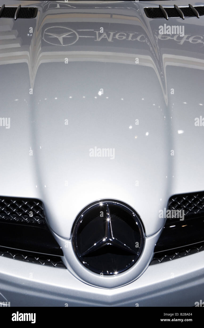 Mercedes SLR roadster front end at 2008 Detroit auto show Stock Photo ...