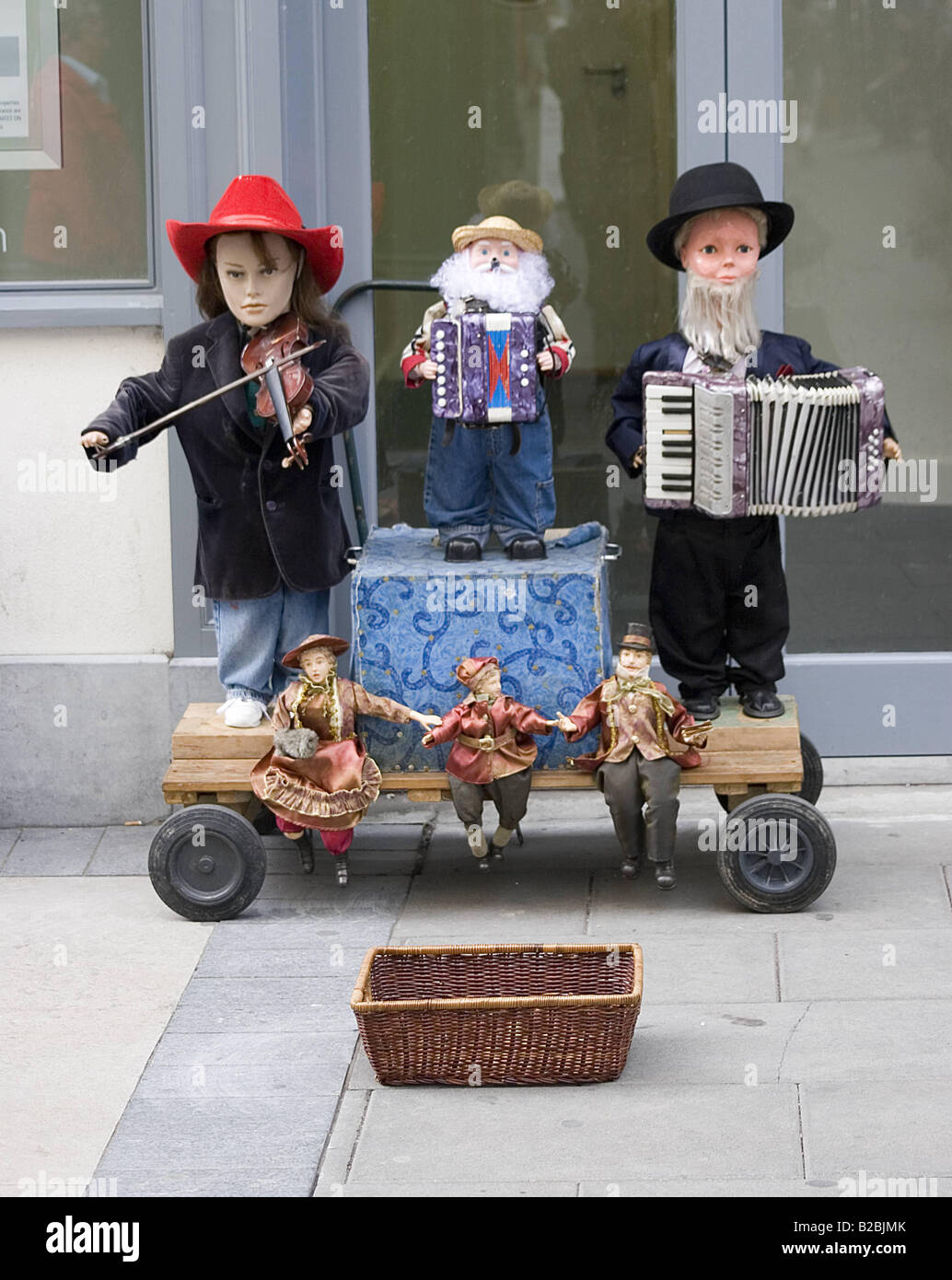 Musician dolls hi-res stock photography and images - Alamy