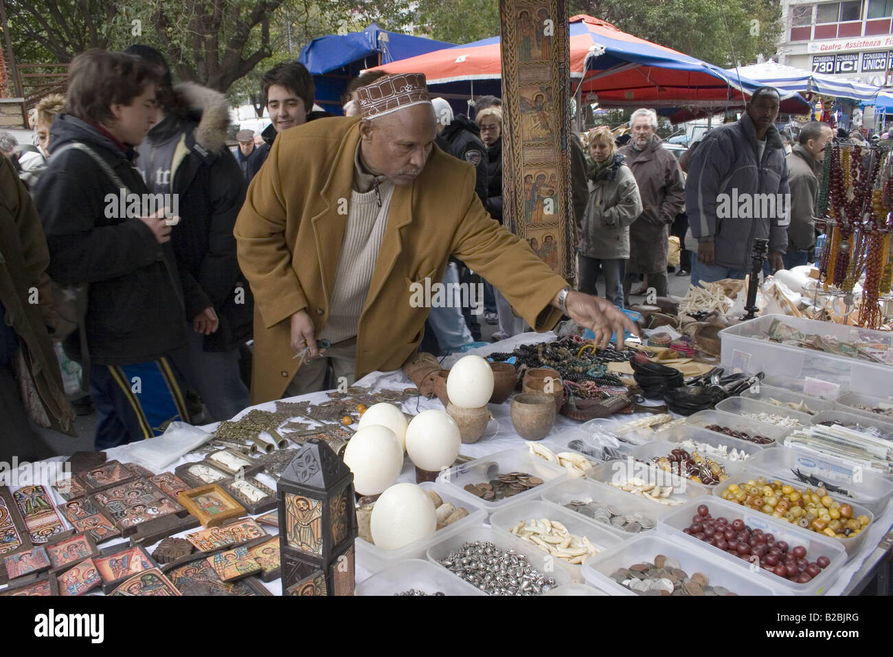 Bric brac hi-res stock photography and images - Alamy
