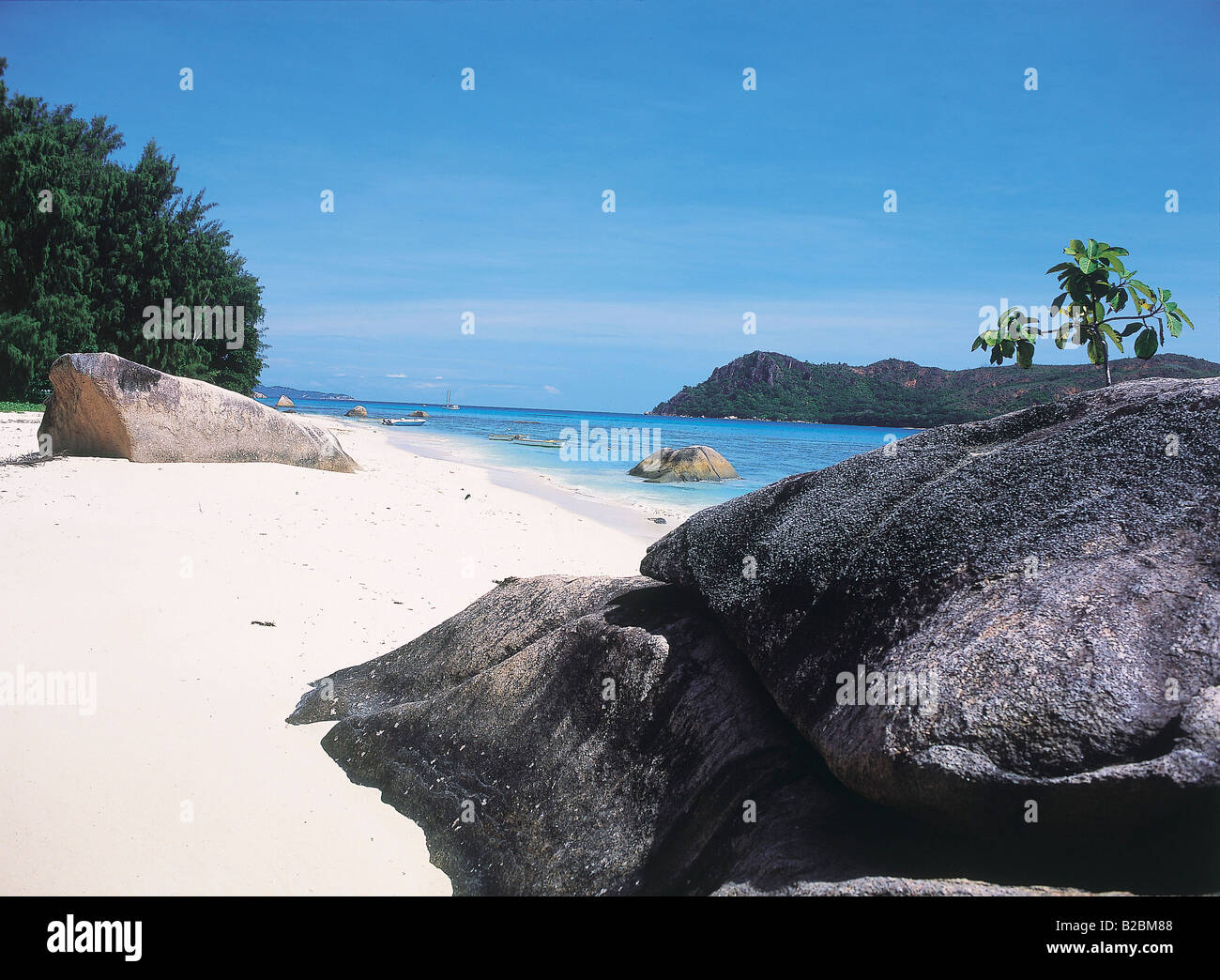 Seychelles praslin anse takamaka hi-res stock photography and images ...