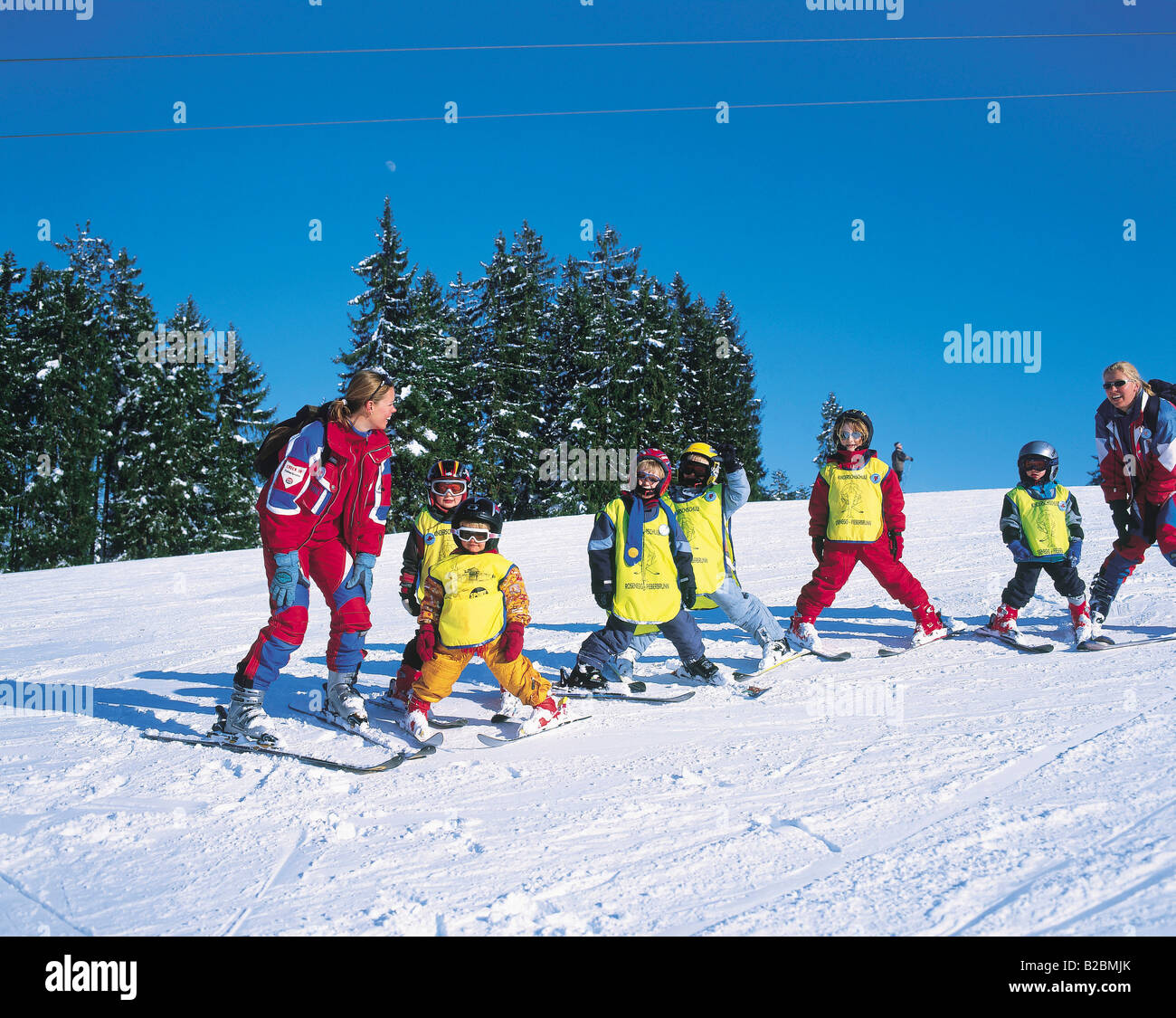 Children ski class hi-res stock photography and images - Alamy