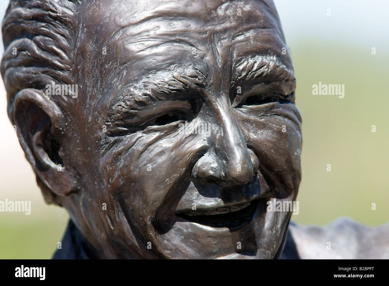 Bronze statue of man hi-res stock photography and images - Alamy