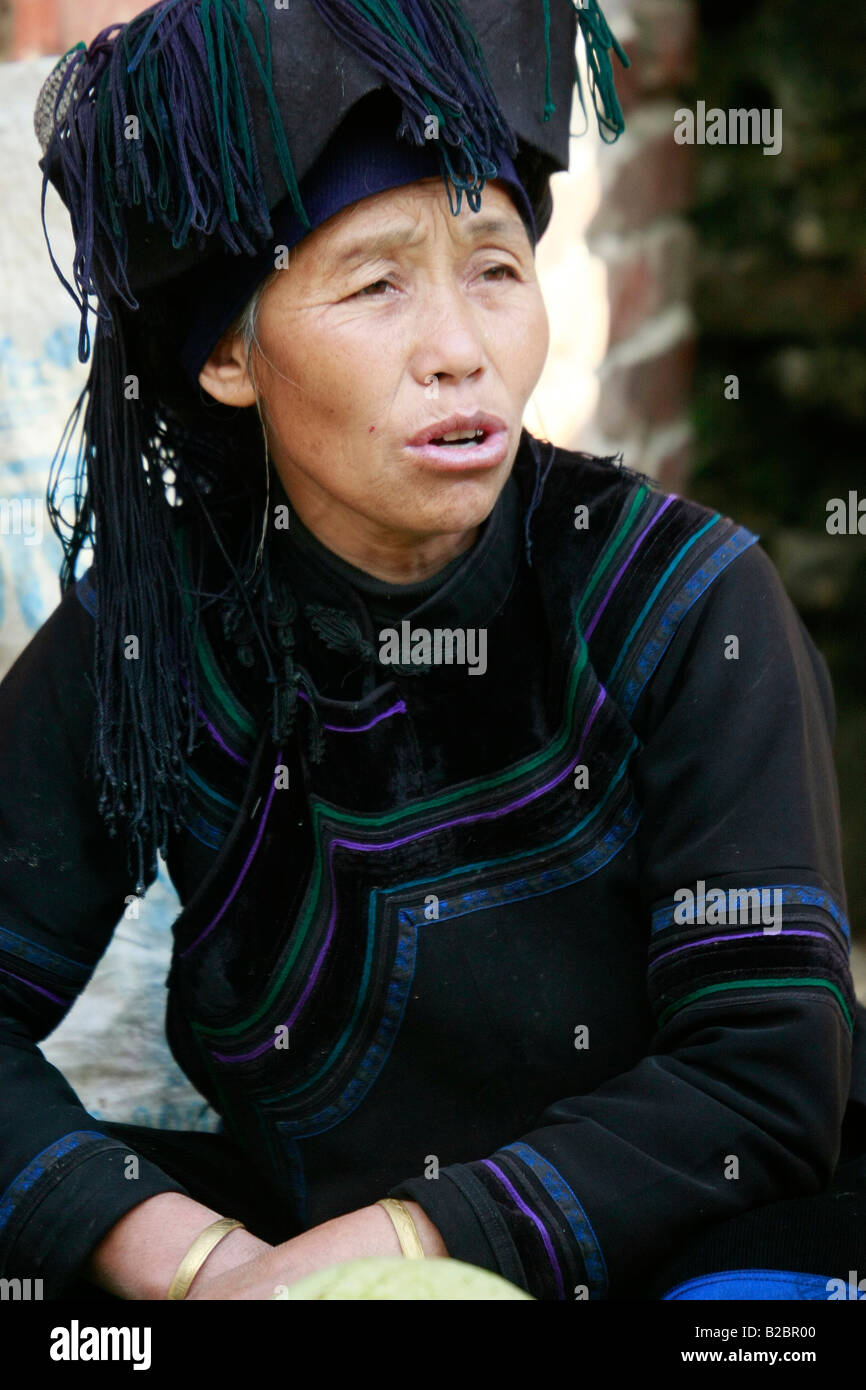 Hani woman at a market near Yuanyang, Yunnan, China Stock Photo - Alamy