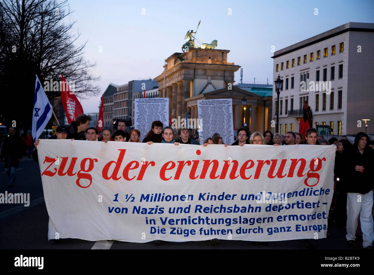 Holocaust victims photos hi-res stock photography and images - Alamy