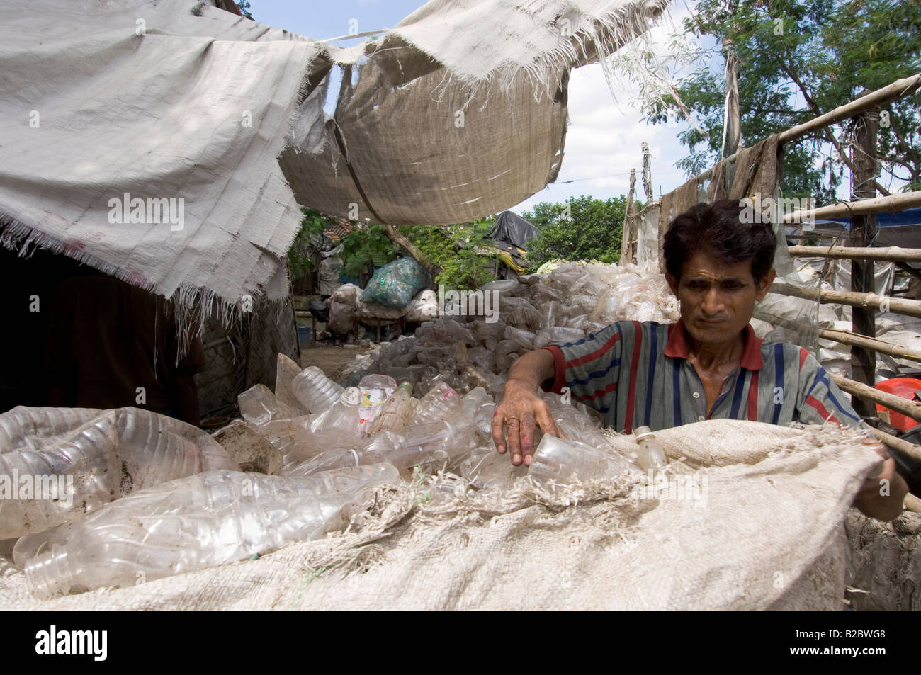 In the slums of Topsia everyone lives from waste, PET bottles are ...