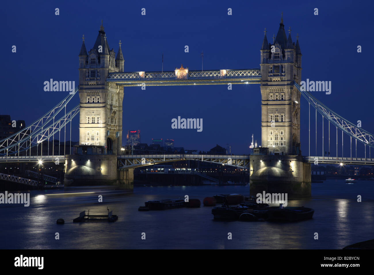 Tower bridge london boat hi-res stock photography and images - Alamy