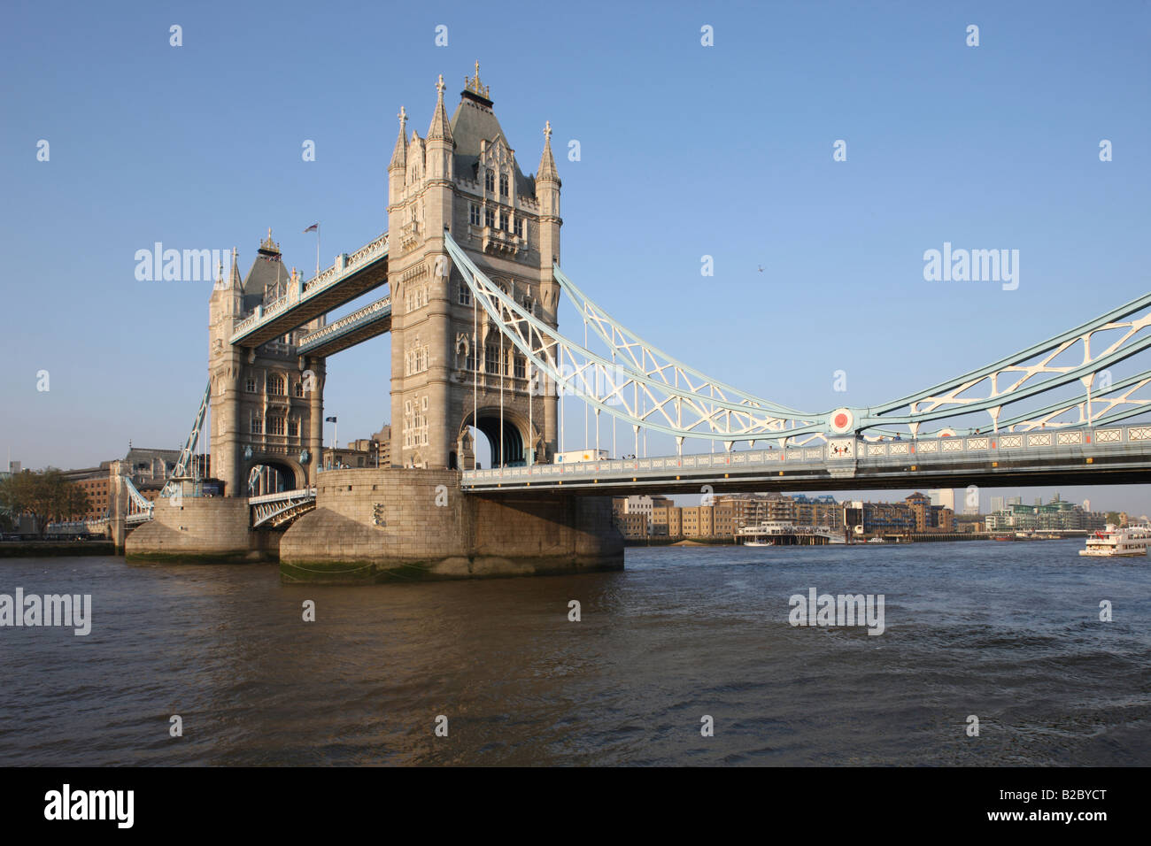 Bridges britain hi-res stock photography and images - Alamy