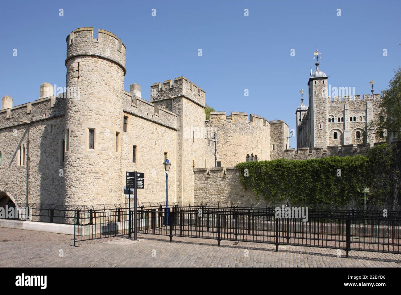 Castles of great britain hi-res stock photography and images - Alamy