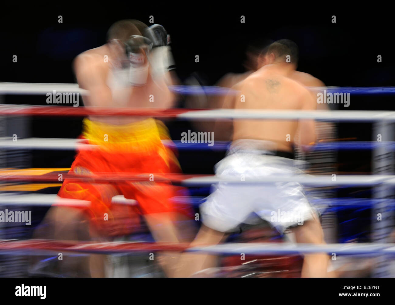 Boxing motion hi-res stock photography and images - Alamy