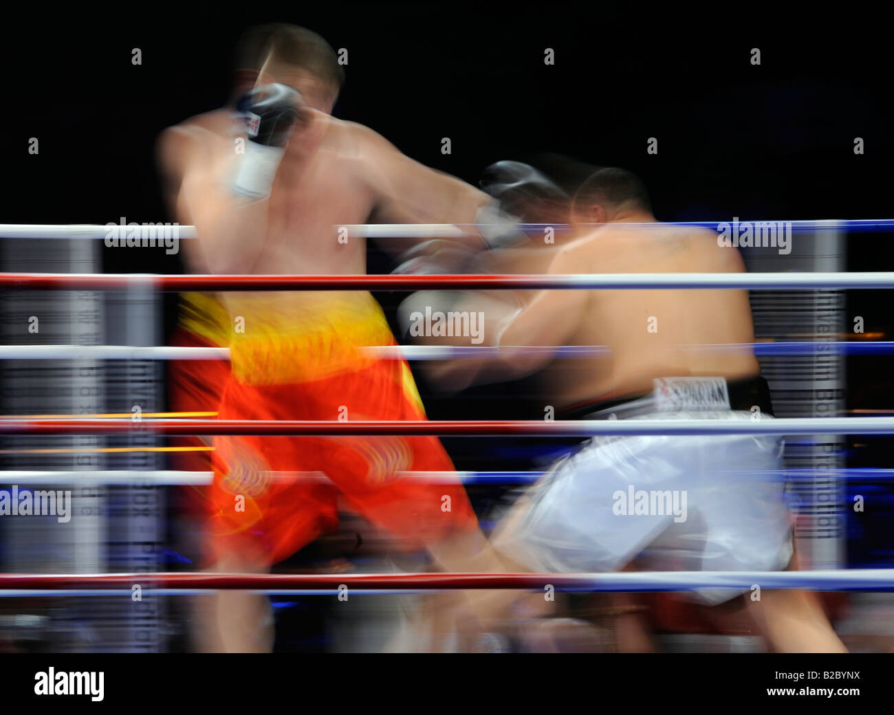 Boxing motion hi-res stock photography and images - Alamy