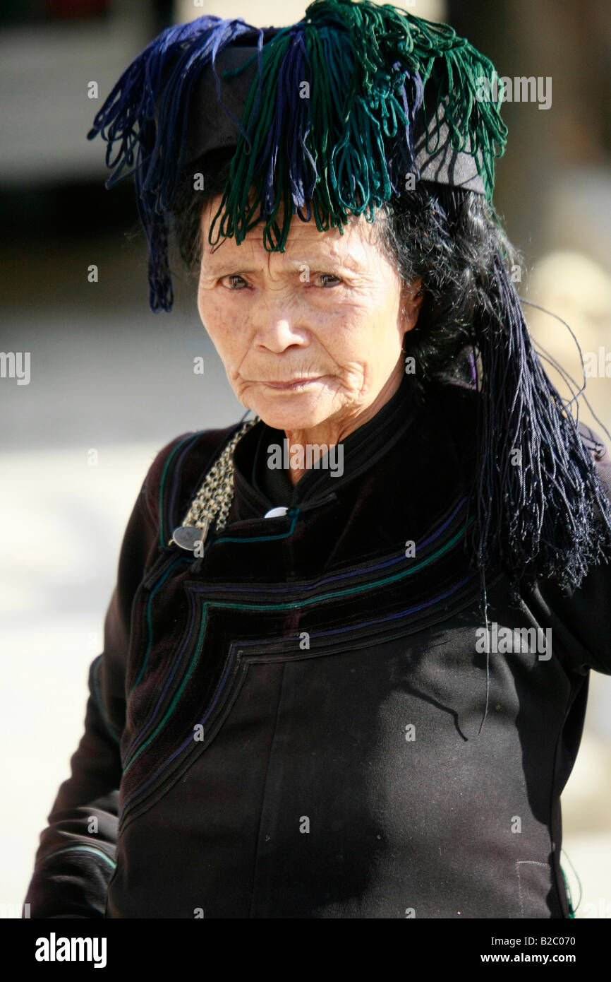 Yunnan market tribal hi-res stock photography and images - Alamy
