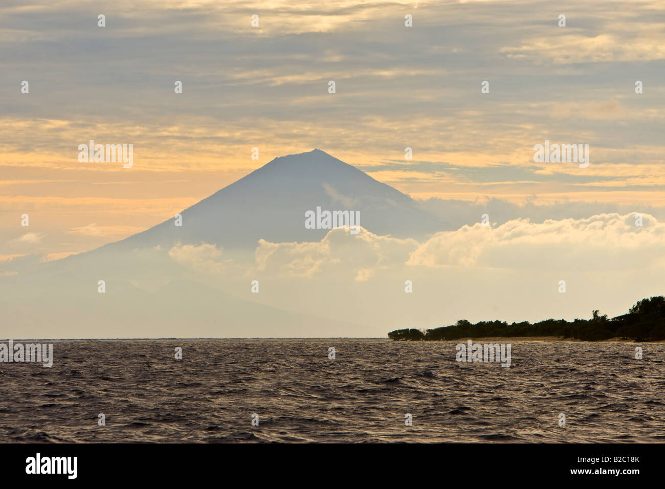 Lesser sunda chain of island hi-res stock photography and images - Alamy