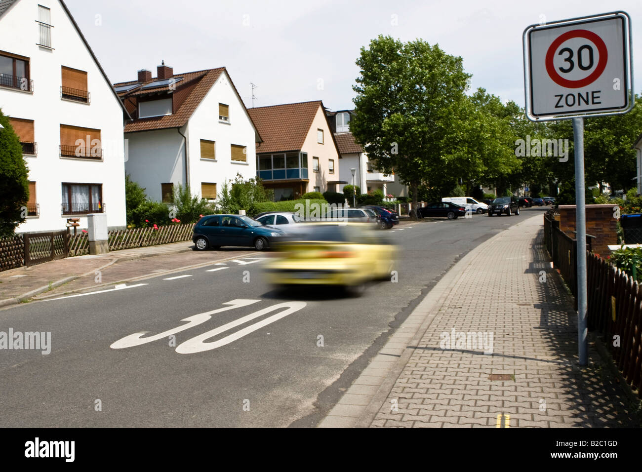 30 road marking hi-res stock photography and images - Alamy
