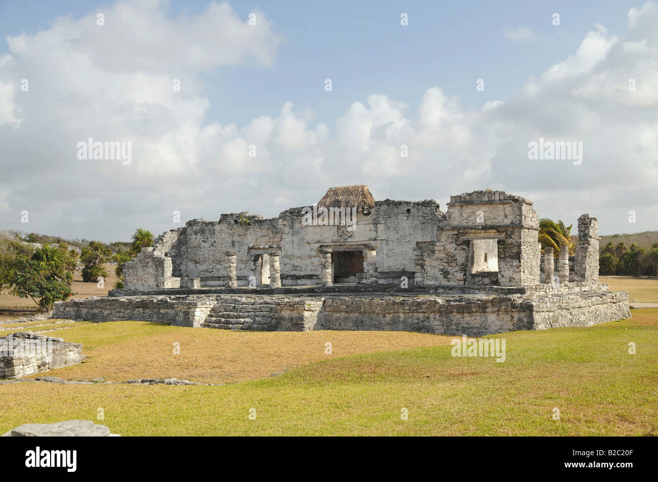 El Palacio, the Palace, Structure 21, Tulum, Mayan archaeological ...