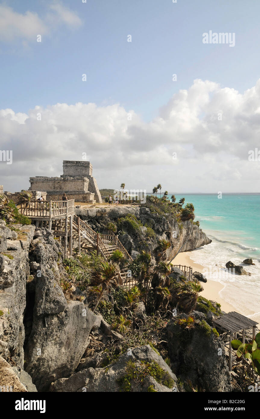 El Castillo, the Castle, next to the ocean and bay, Tulum, Mayan ...