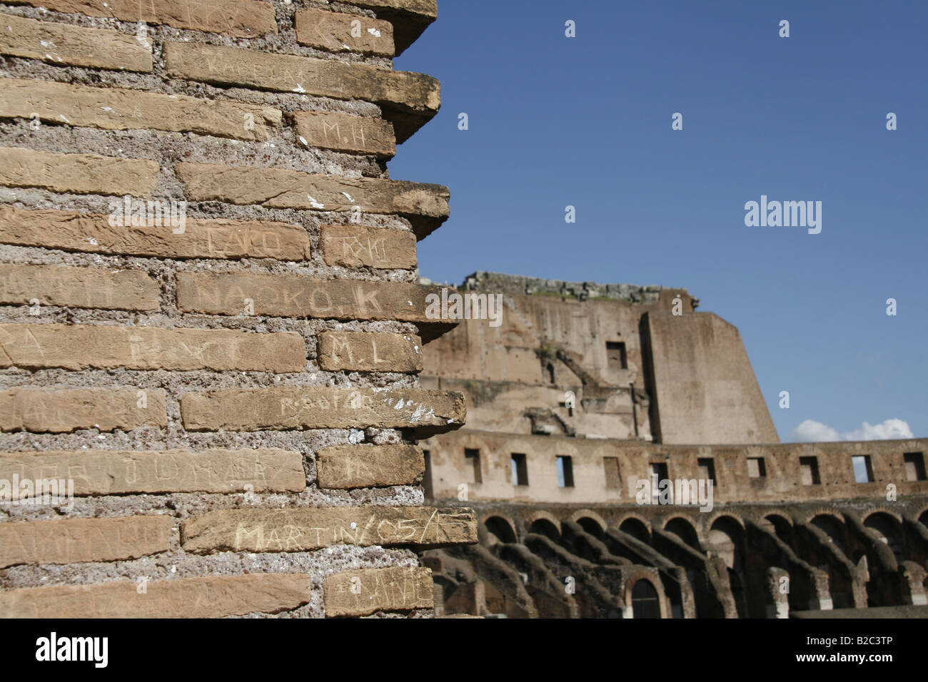 inside the colosseum amphitheatre ruins, rome Stock Photo - Alamy