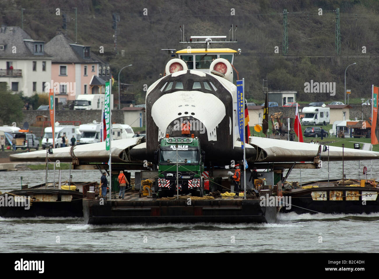 Russian space shuttle Buran on its way to the Technical Museum in ...