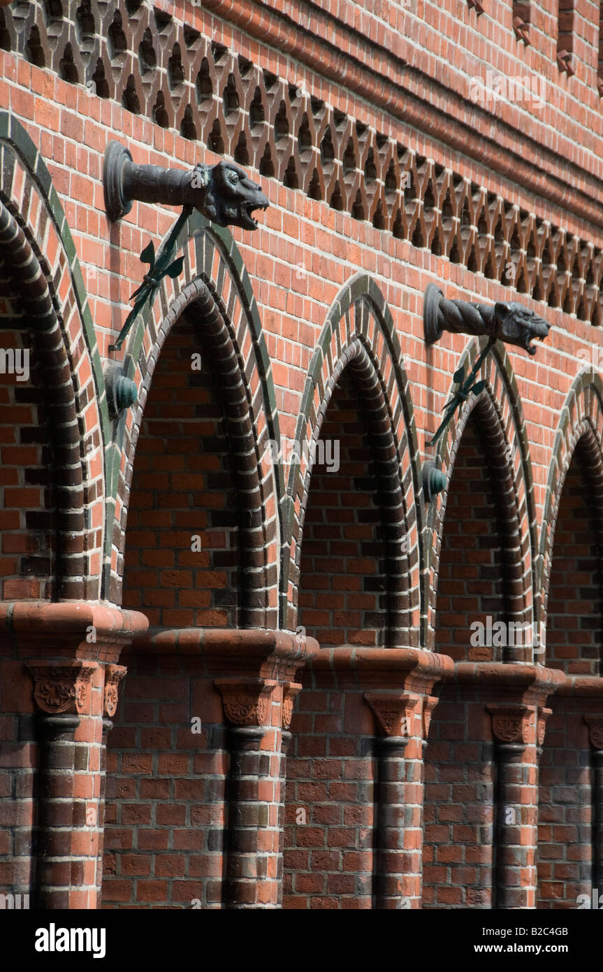 Pointed arches gothic architecture hi-res stock photography and images ...