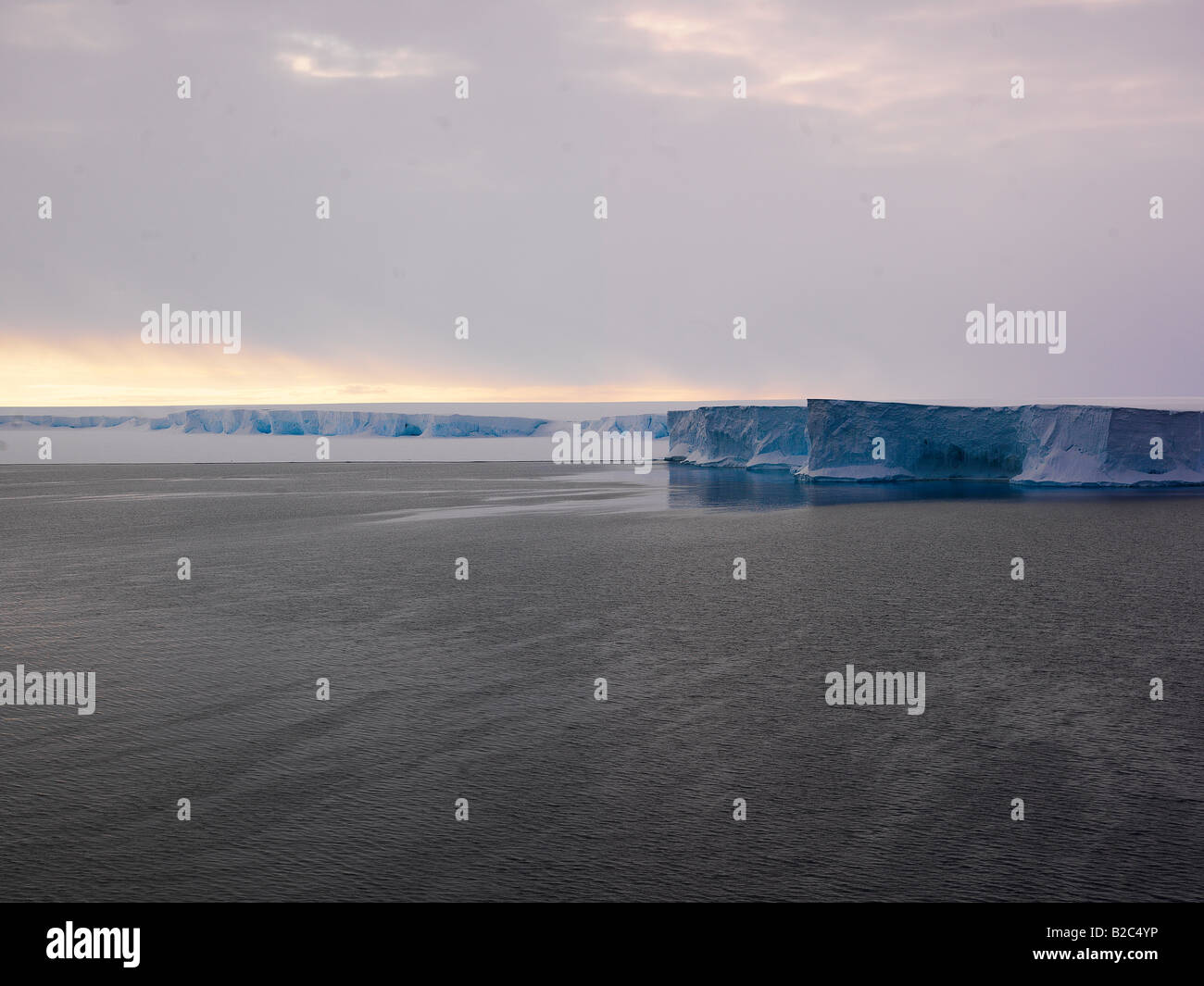 Drygalski ice tongue hi-res stock photography and images - Alamy