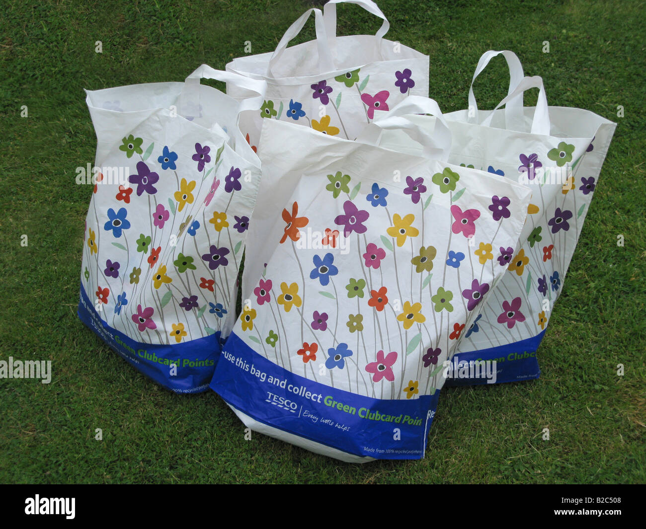 Carrier bags hi-res stock photography and images - Alamy