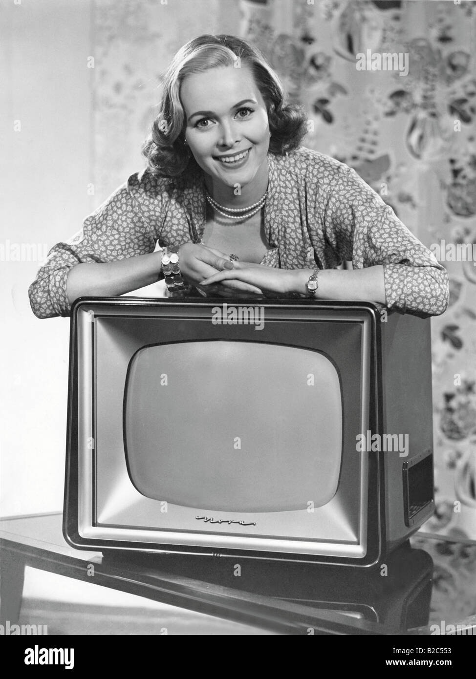 1950's tv sets hi-res stock photography and images - Alamy