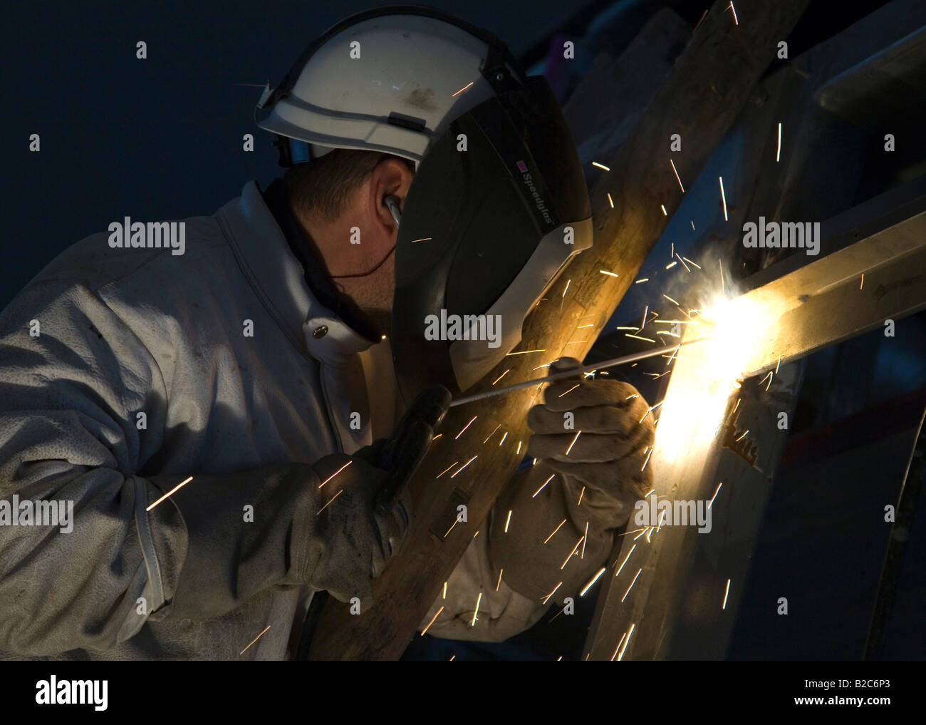 Craftsman building welding steel framework hi-res stock photography and ...