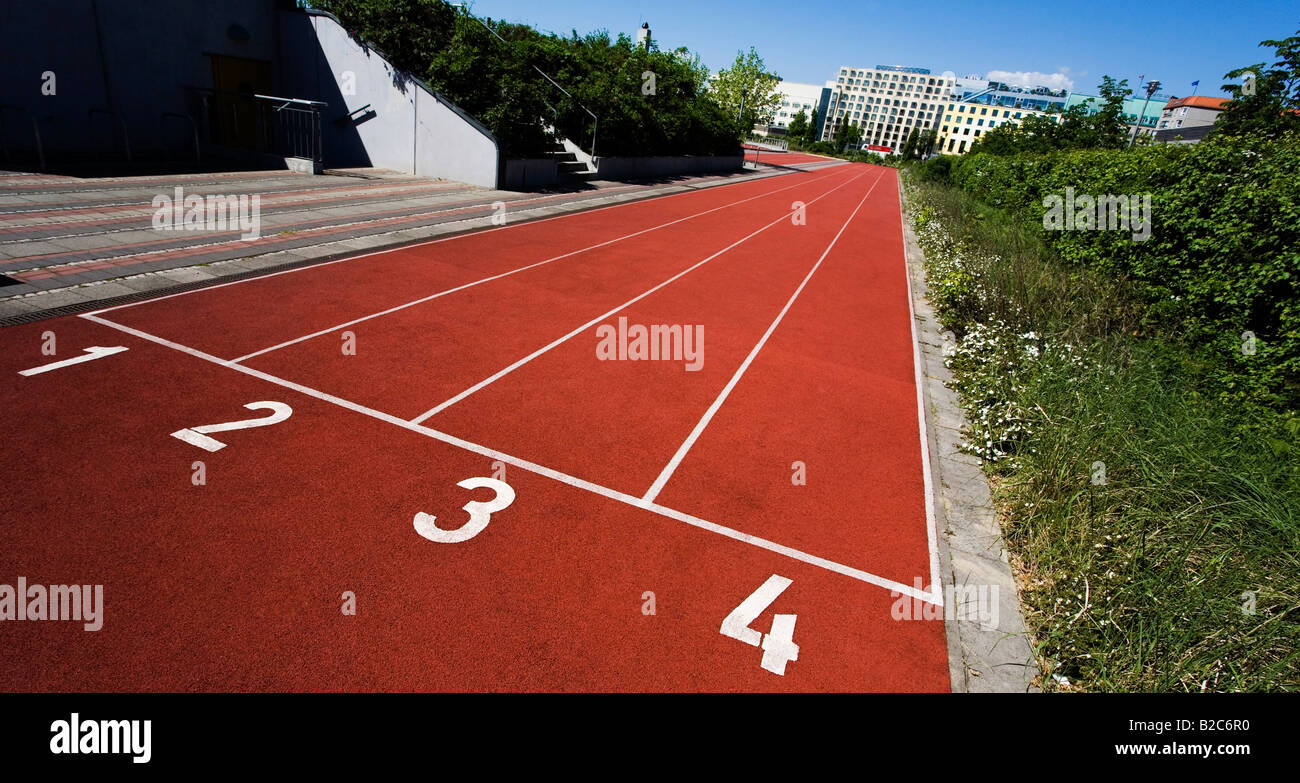 Cinder track hi-res stock photography and images - Alamy