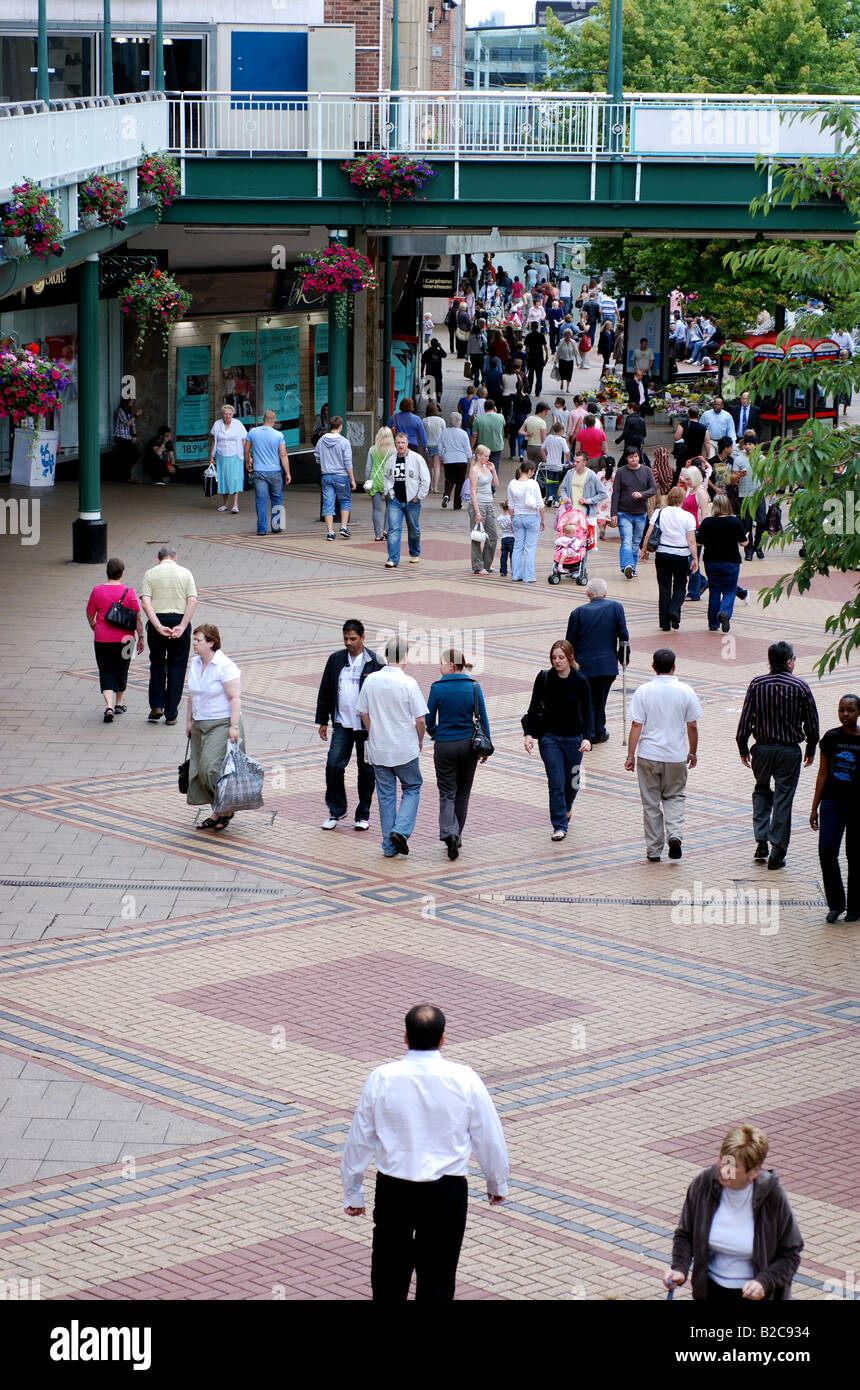 Coventry city precinct shopping centre hi-res stock photography and ...