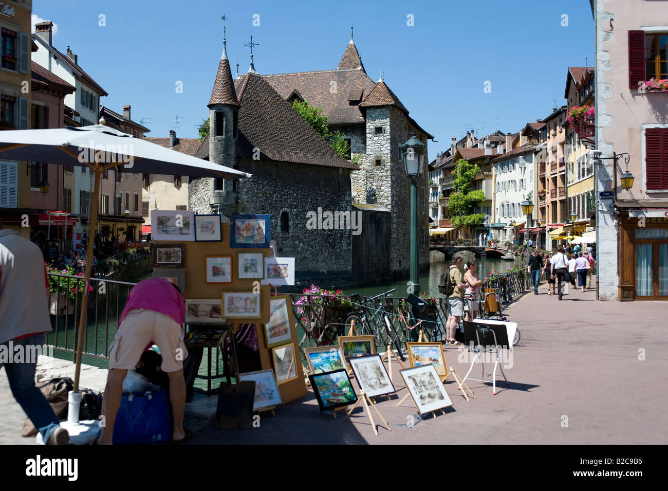 artist stall medieval annecy haute savoie france Stock Photo - Alamy