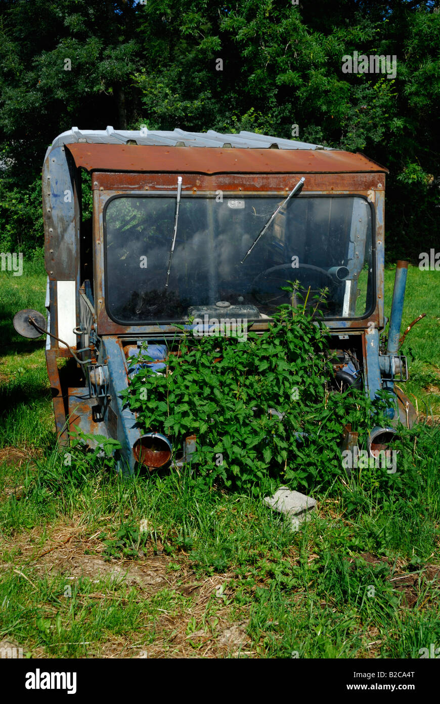Wrecked van hi-res stock photography and images - Alamy