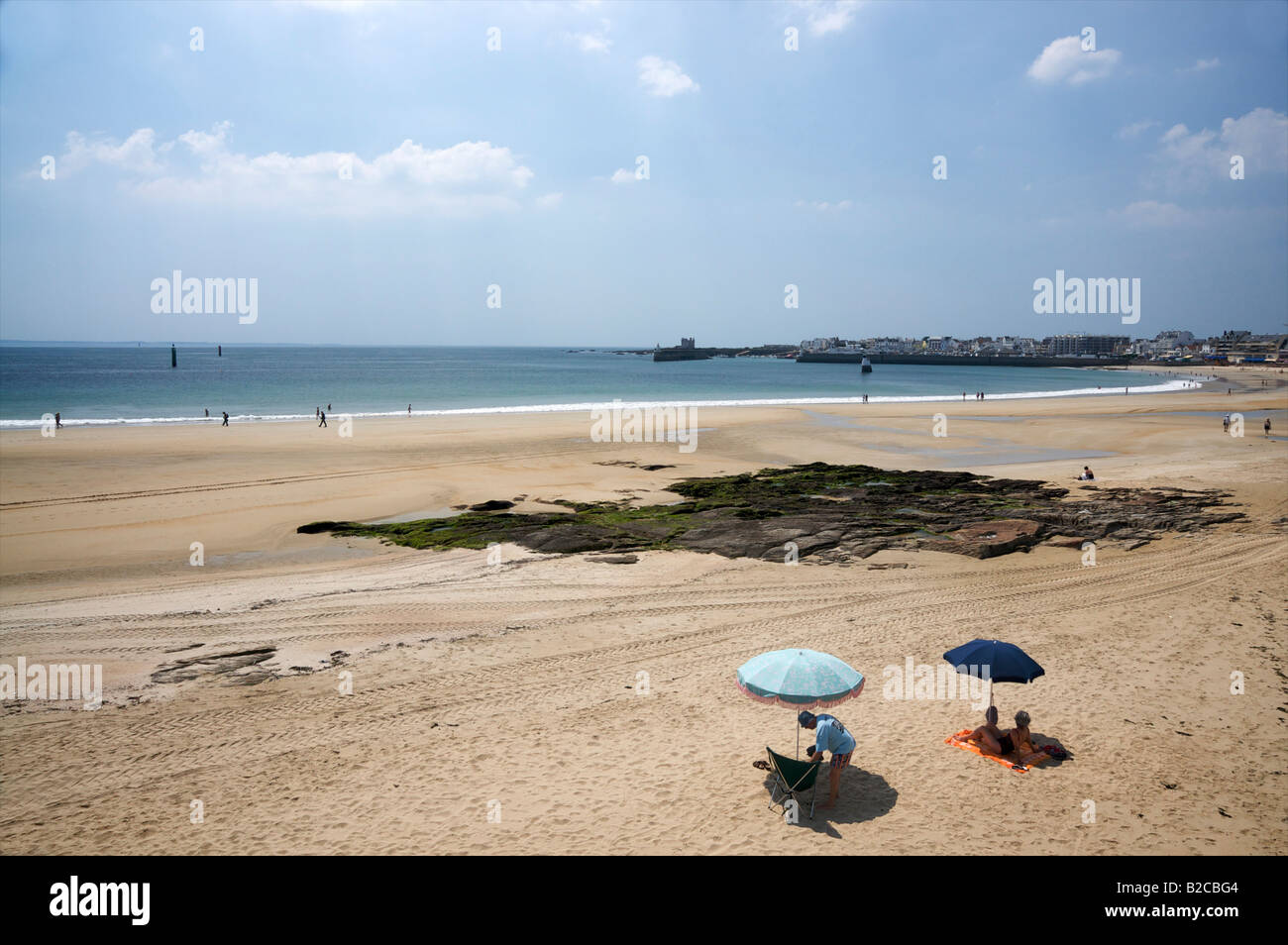 sunbathing on Quiberon beach Stock Photo - Alamy