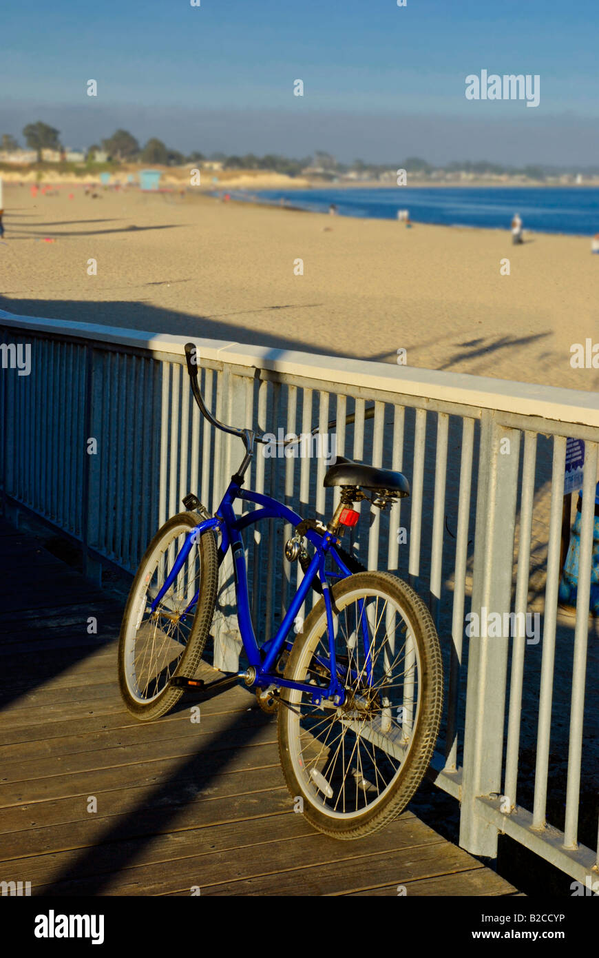 Cruiser bike boardwalk hi-res stock photography and images - Alamy