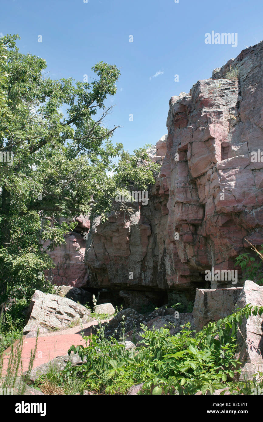 Rock outcrop along trail Pipestone National Monument Stock Photo - Alamy