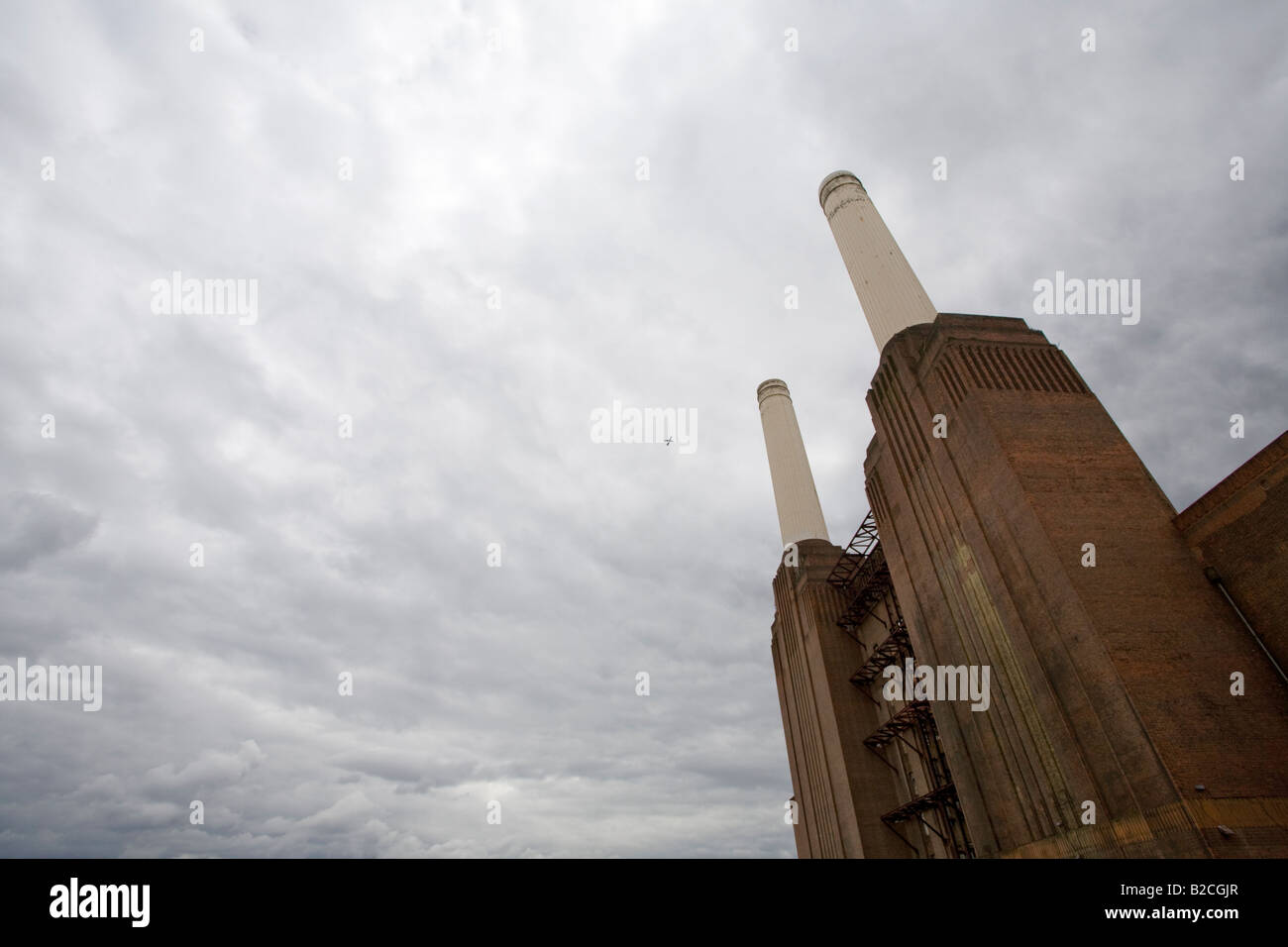 Battersea power station towers hi-res stock photography and images - Alamy