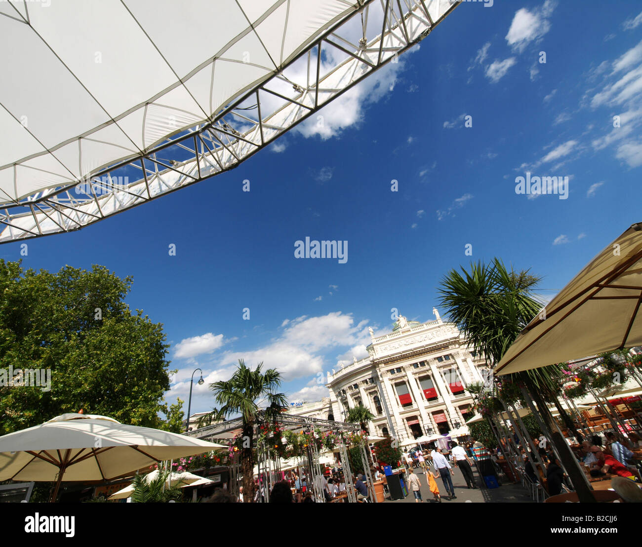 Vienna, Film Festival Rathausplatz 2007, Burgtheater Stock Photo - Alamy