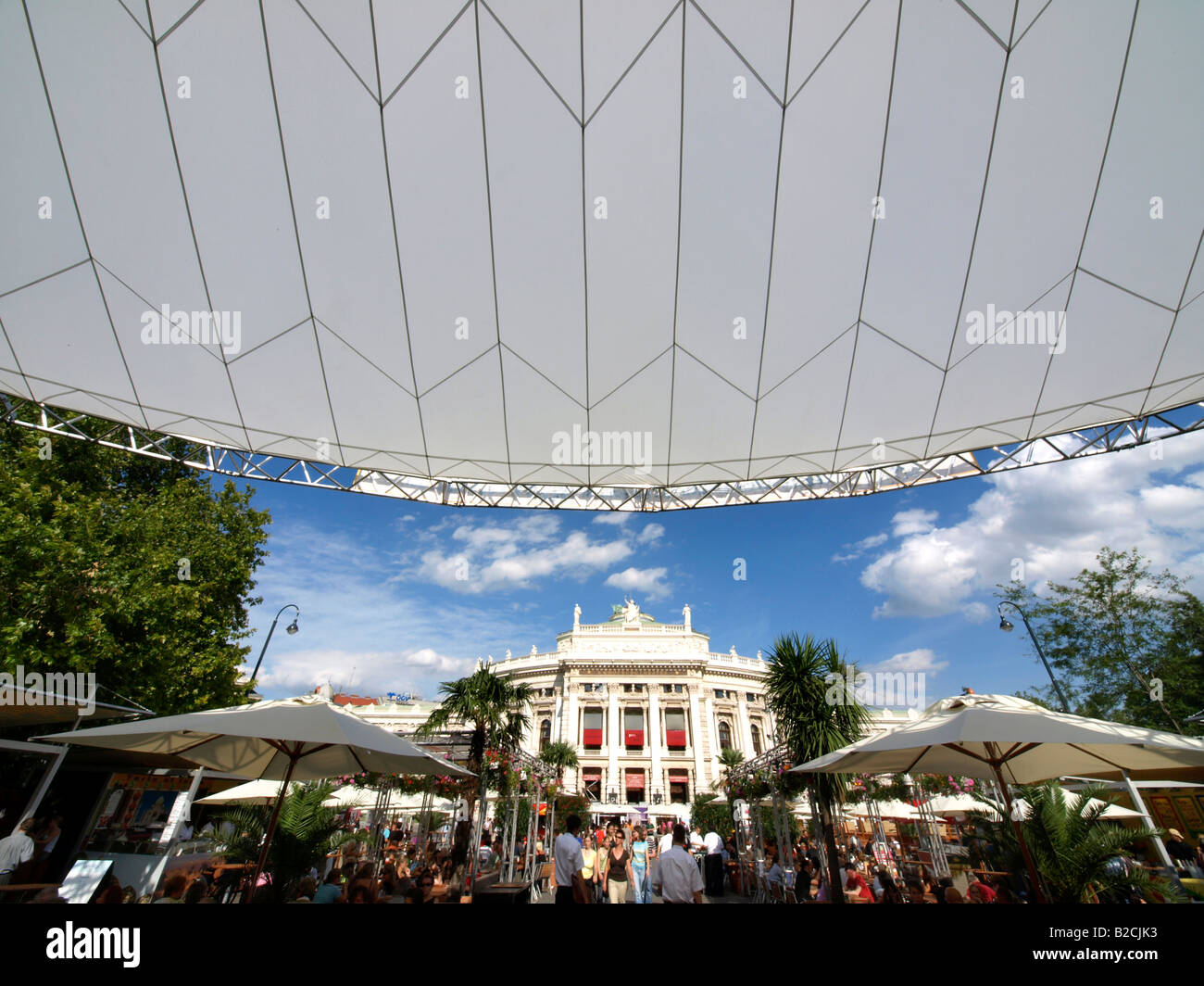 Vienna, Film Festival Rathausplatz 2007, Burgtheater Stock Photo - Alamy