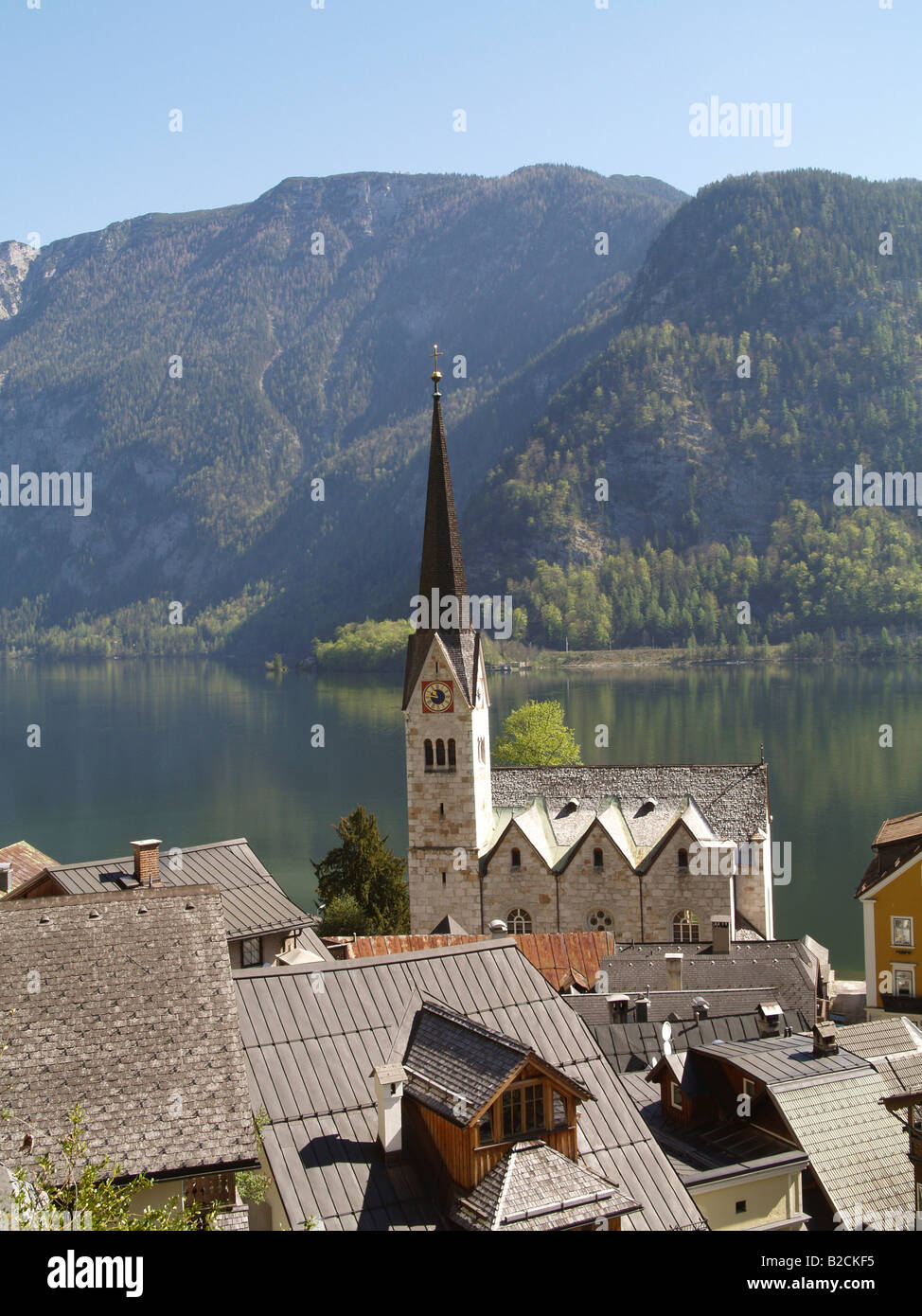 Hallstatt, center with lake Hallstaetter See Stock Photo - Alamy