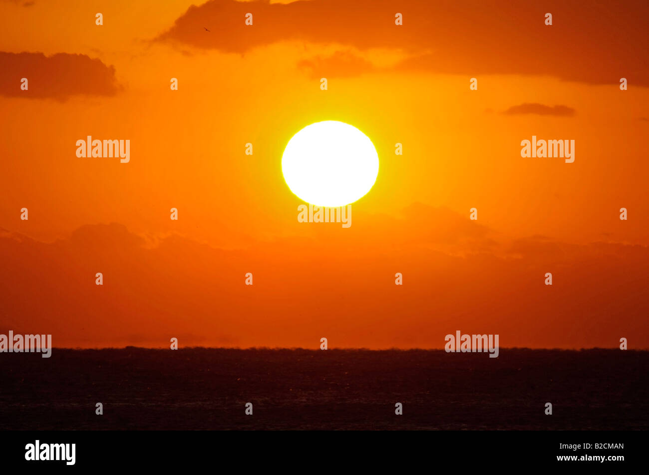 Japan sunset sky sun sea hi-res stock photography and images - Alamy