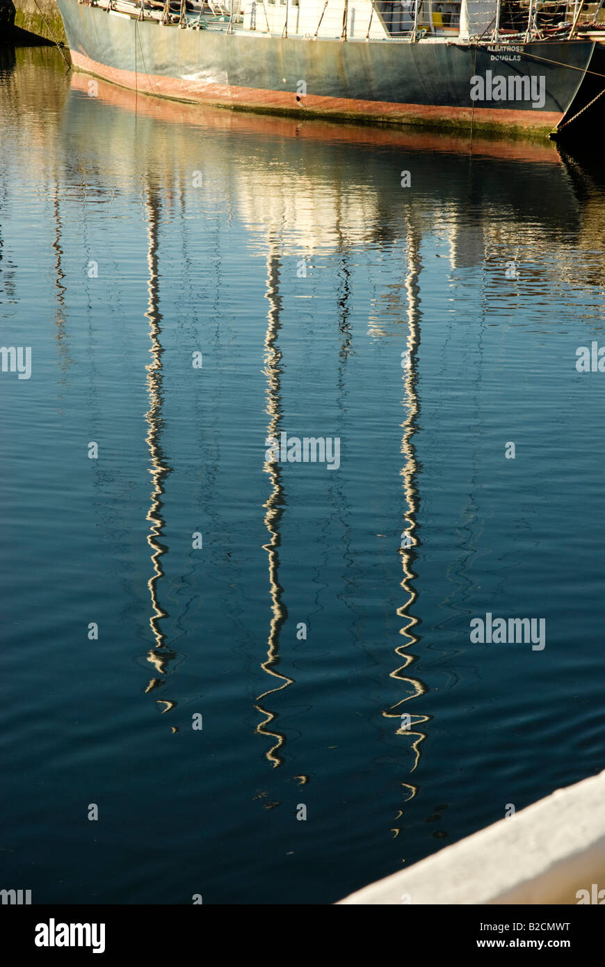 Reflections in harbour water hi-res stock photography and images - Alamy