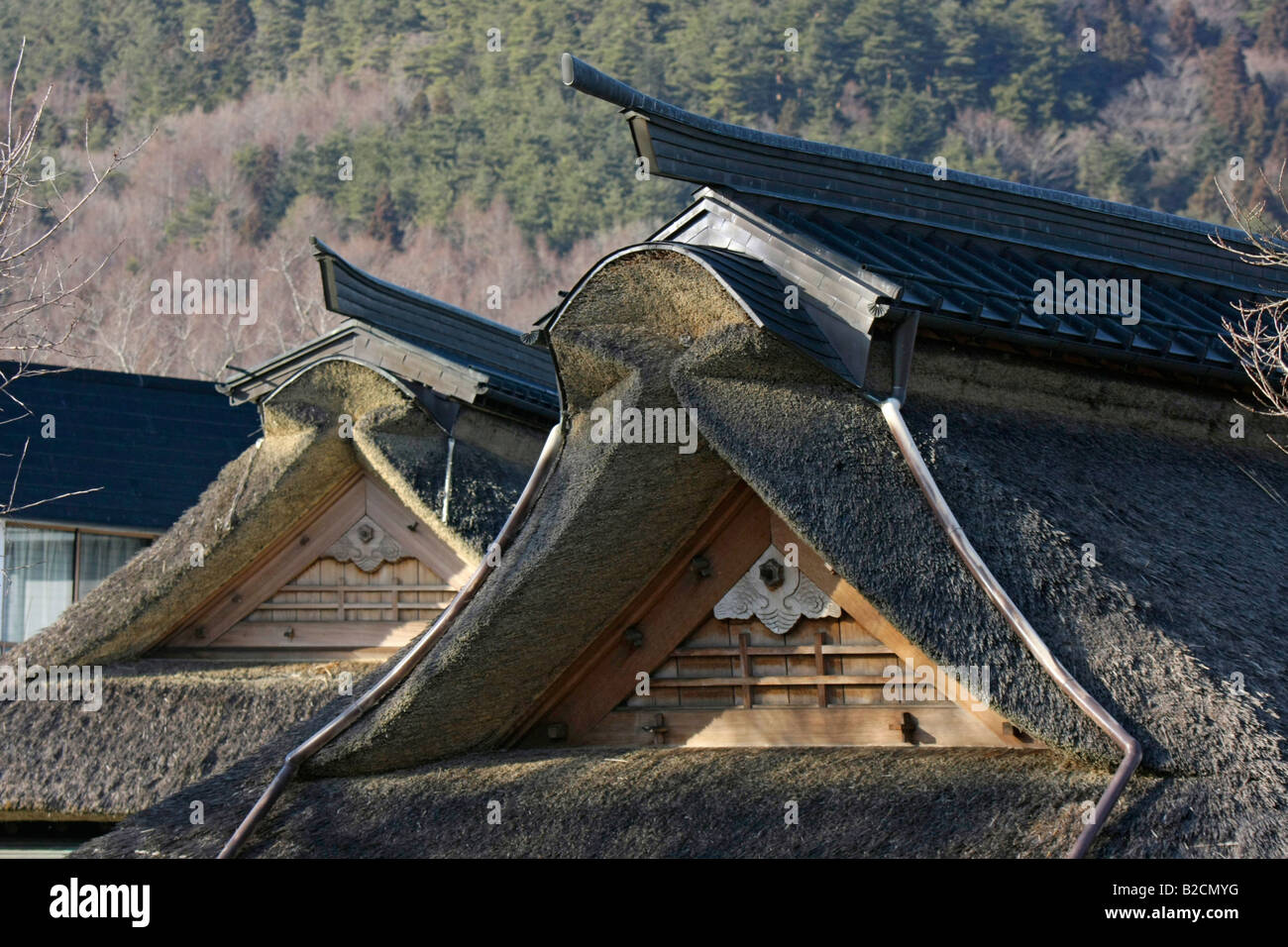 Traditional japanese roof style hi-res stock photography and images - Alamy